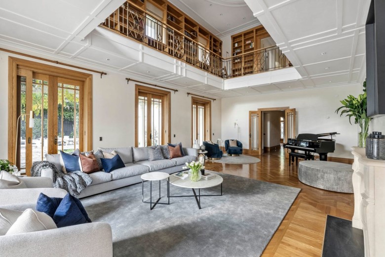 Former Melbourne home of legendary Hong Kong novelist Louis Cha comes ...